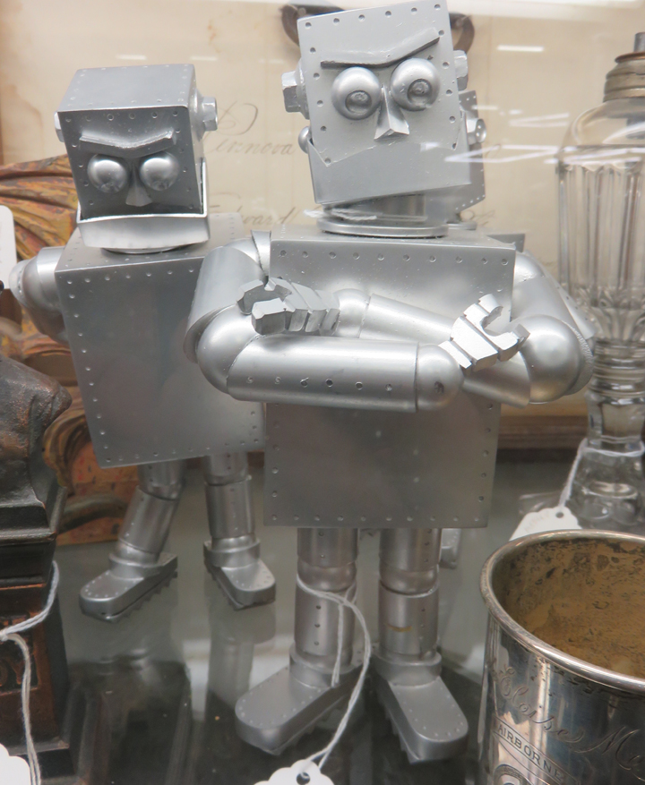 unfamiliar robots - ROBOT TALK - Alphadrome | Home of the Robots ...