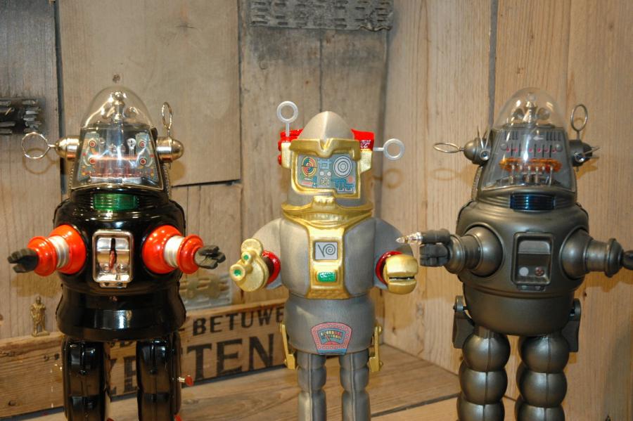 U-Tom Robot.... to the MAX ........ - ROBOT TALK - Alphadrome | Home of ...