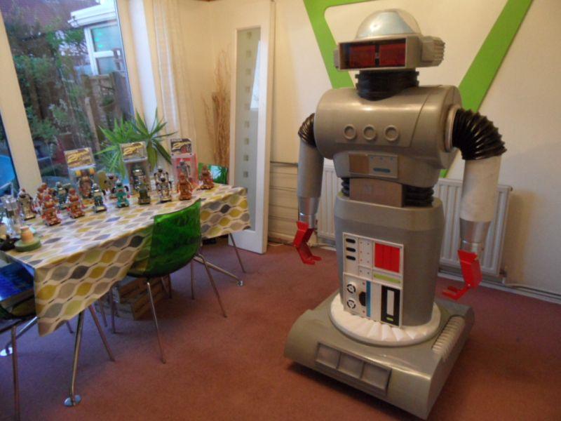 Life sized Zeroid Zintar. - ROBOT TALK - Alphadrome | Home of the ...