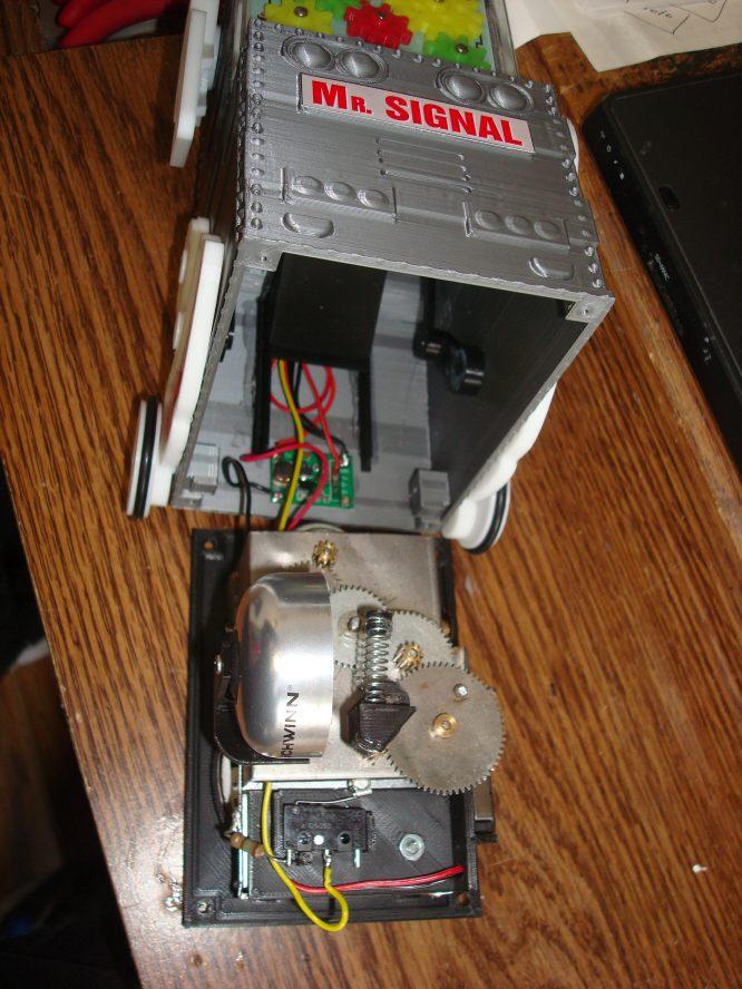 3d printed Mr. Signal Project. - 3D PRINTED ROBOTS - Alphadrome | Home ...