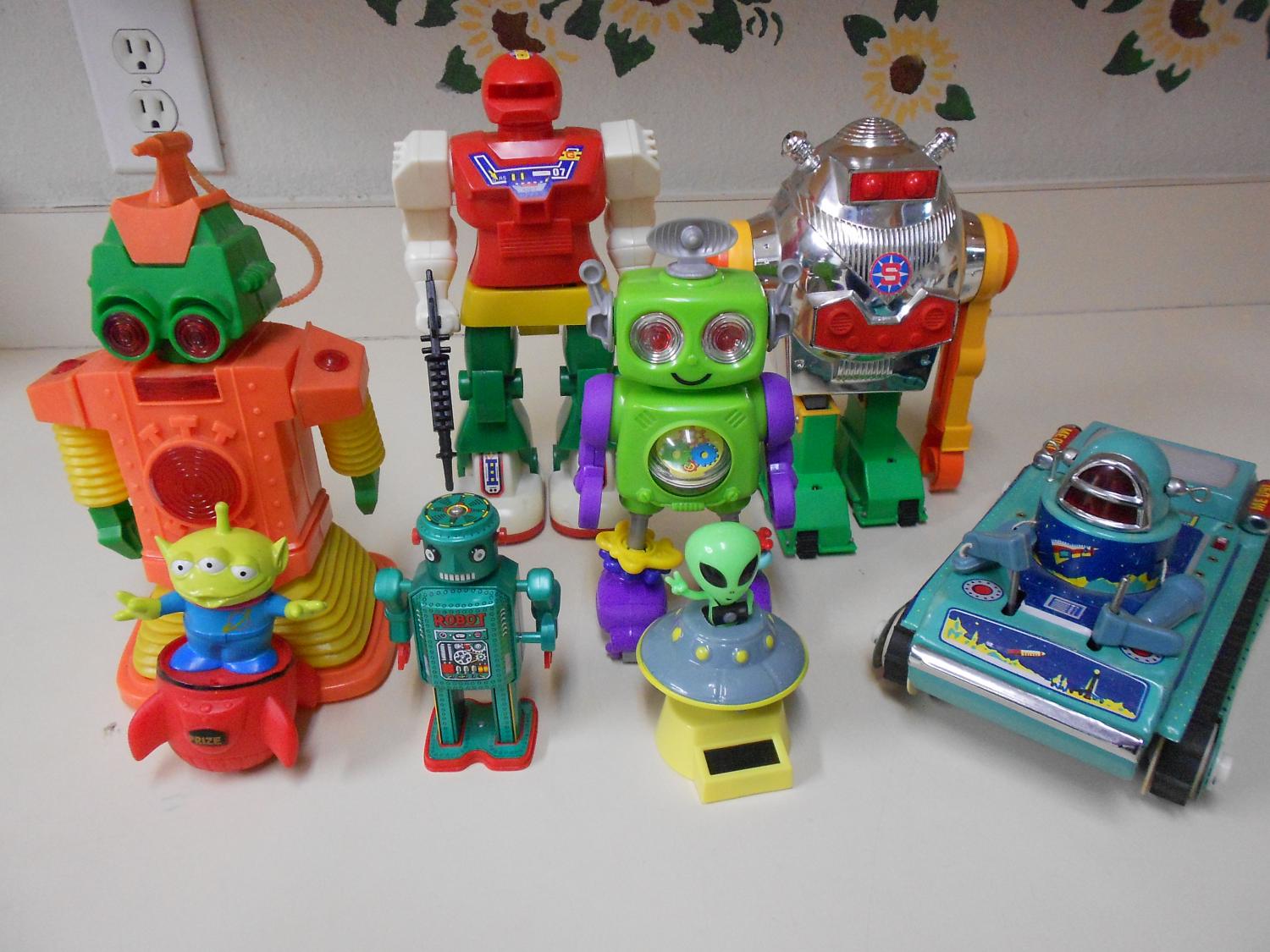 Green Robots (St Paddy's Day round-up) - ROBOT TALK - Alphadrome | Home ...