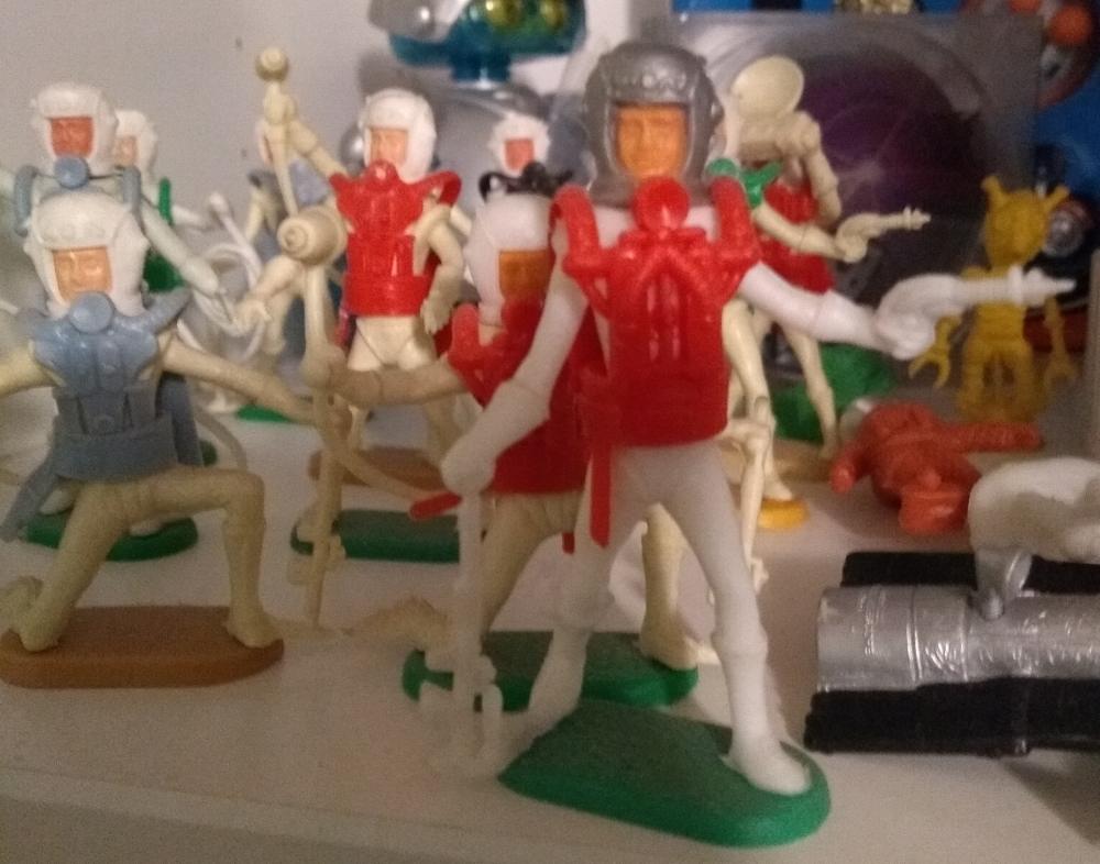 Plug Head "Swoppet Style" Spacemen by Cherilea & Unknowns - Page 2 ...
