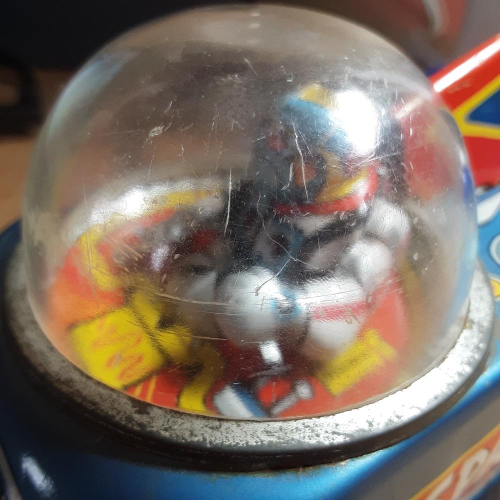 Dome / clear plastic cleaning - - ROBOT TALK - Alphadrome | Home of the ...