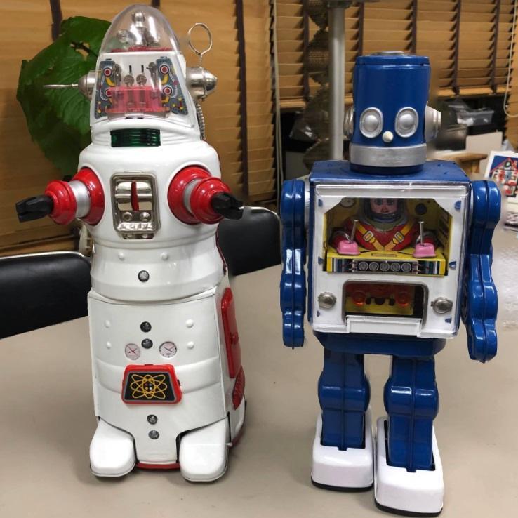 OTTI hand painted cockpit prototype Robot & Metalhouse Robby Prototype ...