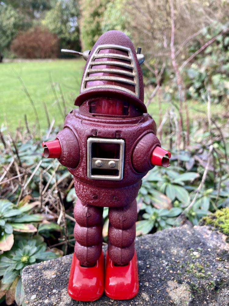 Burgundy Red (Brown?) Yoshiya Planet Robot - ROBOT TALK - Alphadrome ...