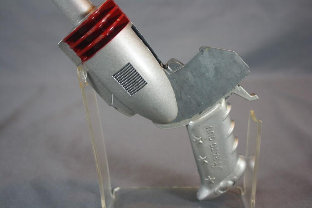 1952 - Strato Gun By Futuristic Products Co. (revised) - ROBOT & SPACE ...
