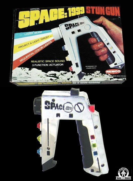 SPACE 1999 OFFICIAL STUN GUN - REMCO - USA - Toy Database - Alphadrome ...