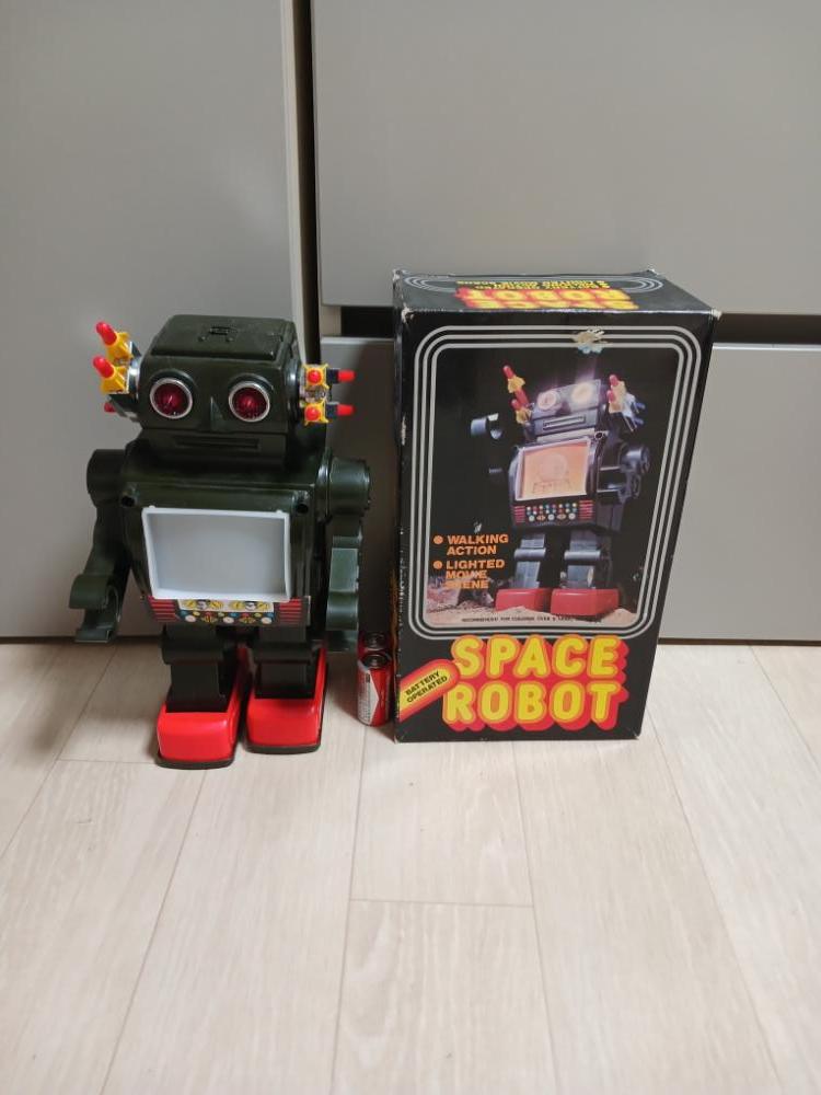 Hong Kong Space Robot - ROBOT TALK - Alphadrome | Home of the Robots ...