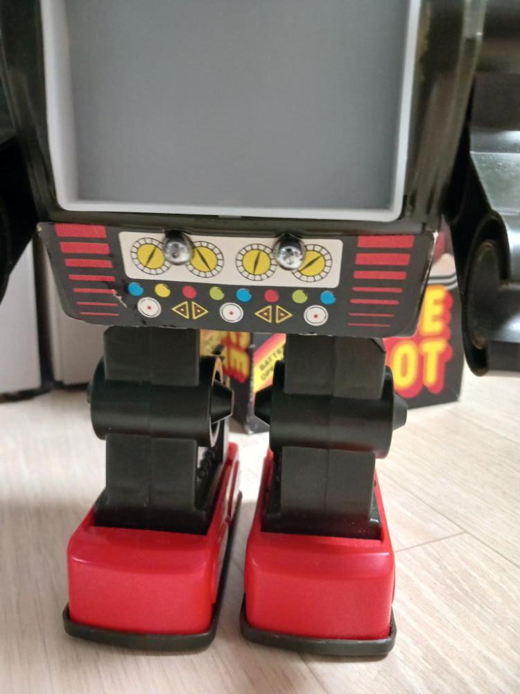 Hong Kong Space Robot - ROBOT TALK - Alphadrome | Home of the Robots ...