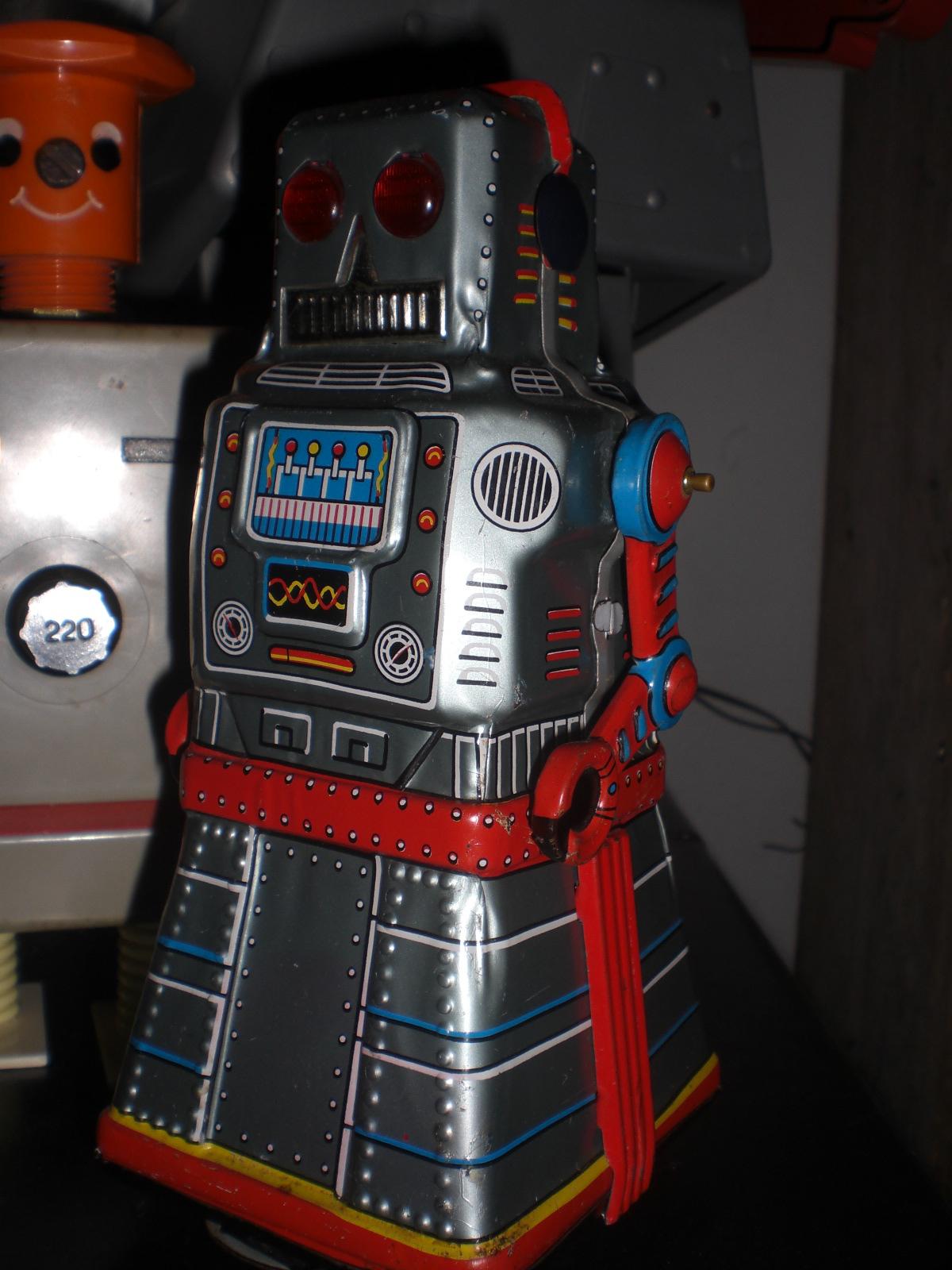 K.O. atom robot variations - ROBOT TALK - Alphadrome | Home of the ...