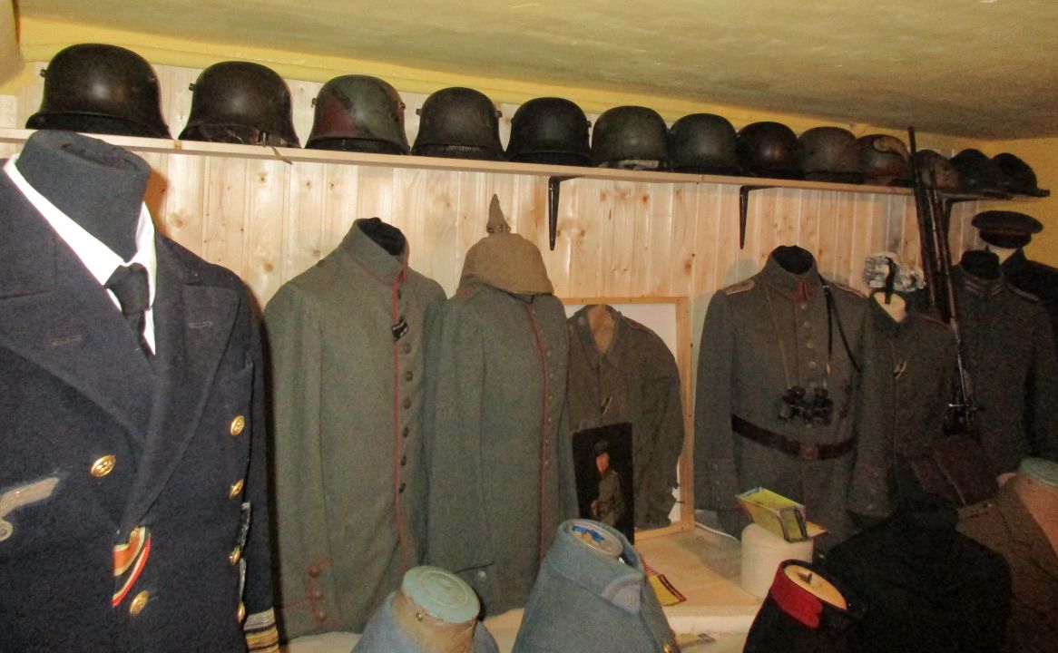 Down in the Bunker... - Germany: Imperial: Uniforms, Headwear, Insignia ...