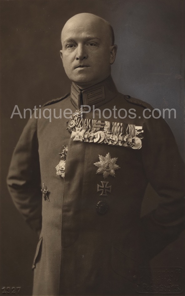 Tamara Order - ID officer and orders & medals on the bar - Germany ...