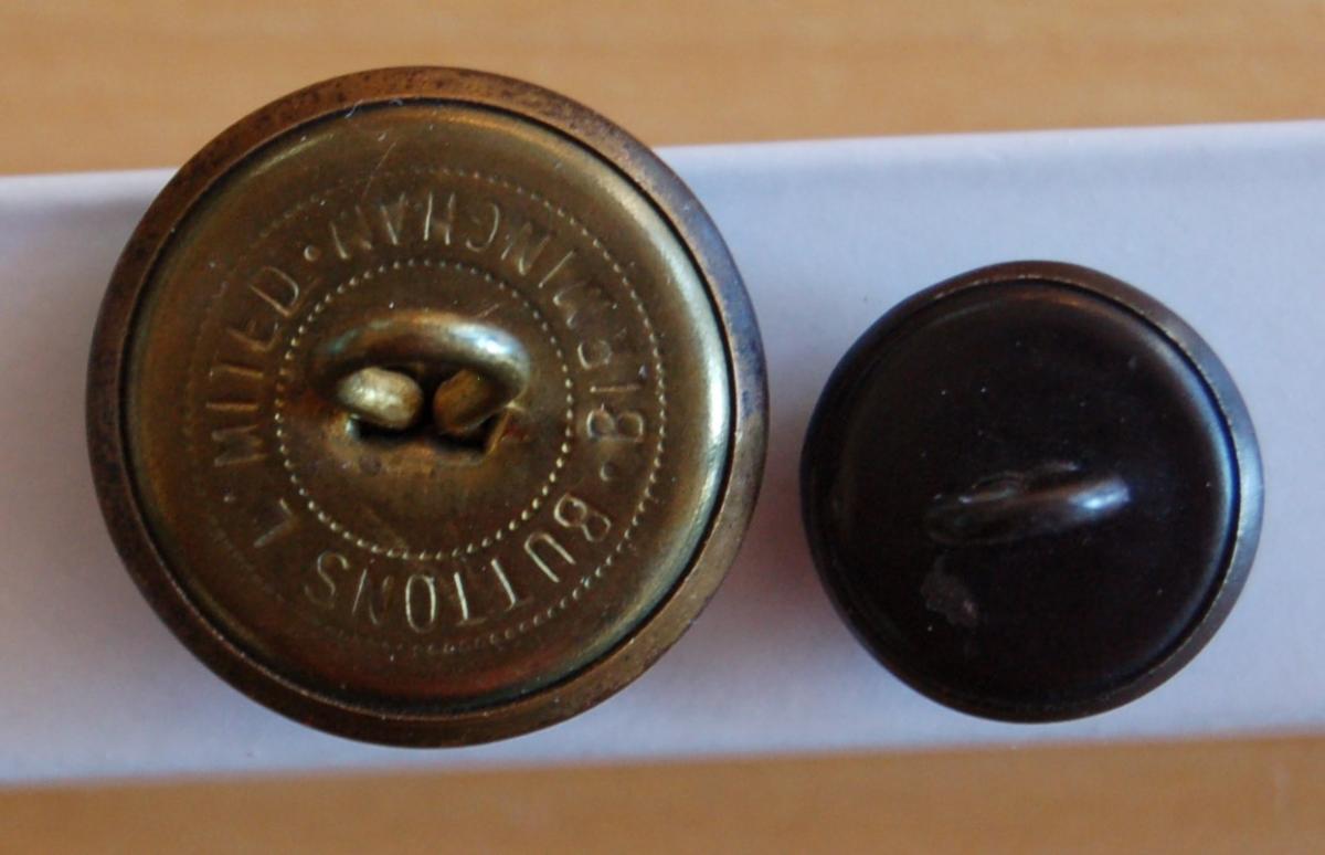 Some buttons and badges from RSA - Commonwealth Realms: Australia & New ...