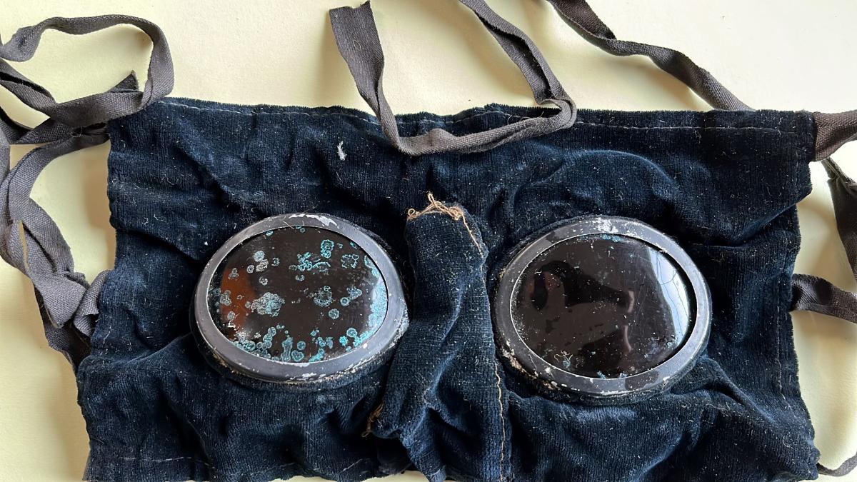Goggles, Blue Cloth. - Great Britain: Militaria: Badges, Uniforms ...