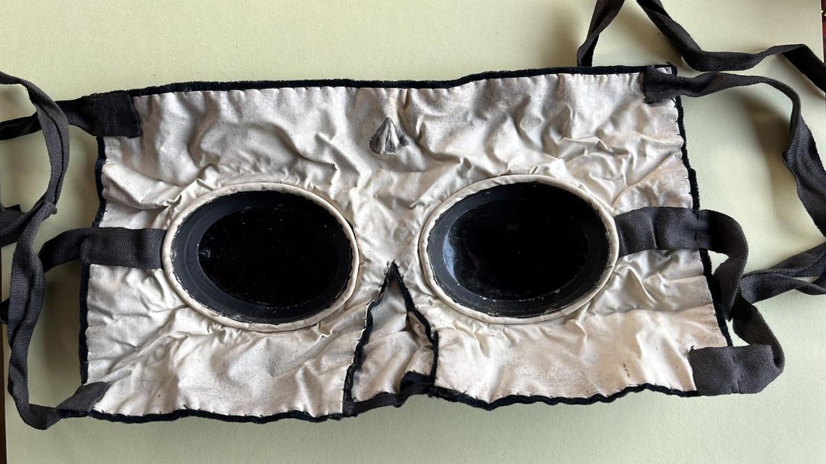 Goggles, Blue Cloth. - Great Britain: Militaria: Badges, Uniforms ...