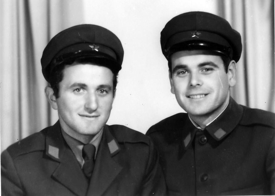 Albanian uniforms with awards post rank abolishment - Southern European ...