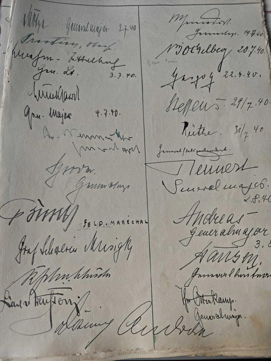 Unidentified German WW2 Officials and Military signatures - Germany ...