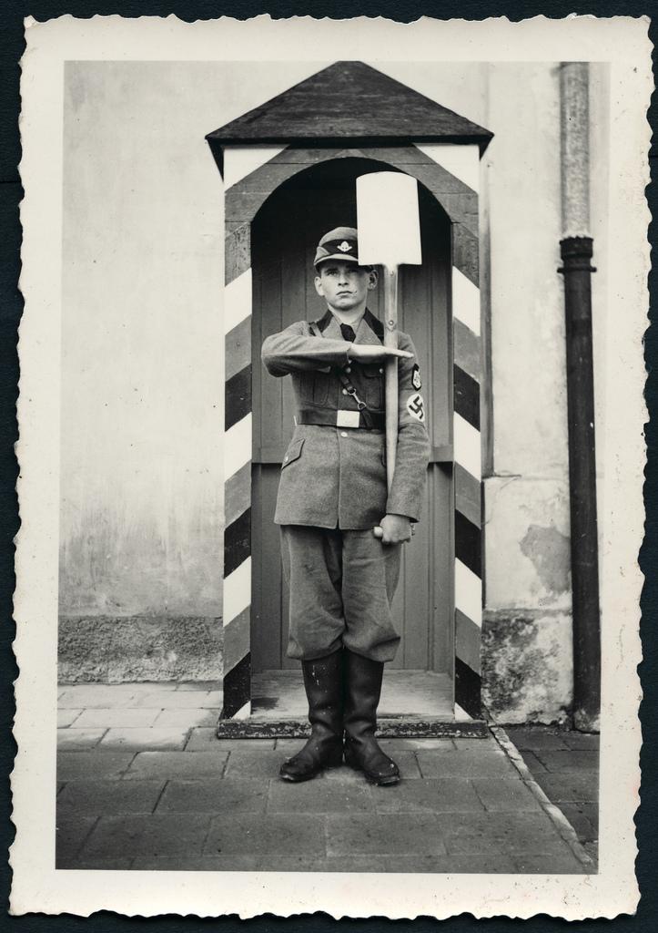 Reichsarbeitsdienst Sentry House - Germany: Third Reich: Research ...