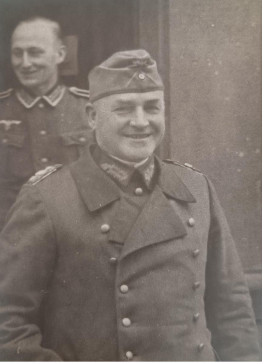 Identification please! - Germany: Third Reich: Research, Documentation ...