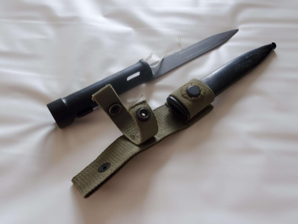 FAL Type C Socket Bayonet - Swords & Edged Weapons - Gentleman's ...