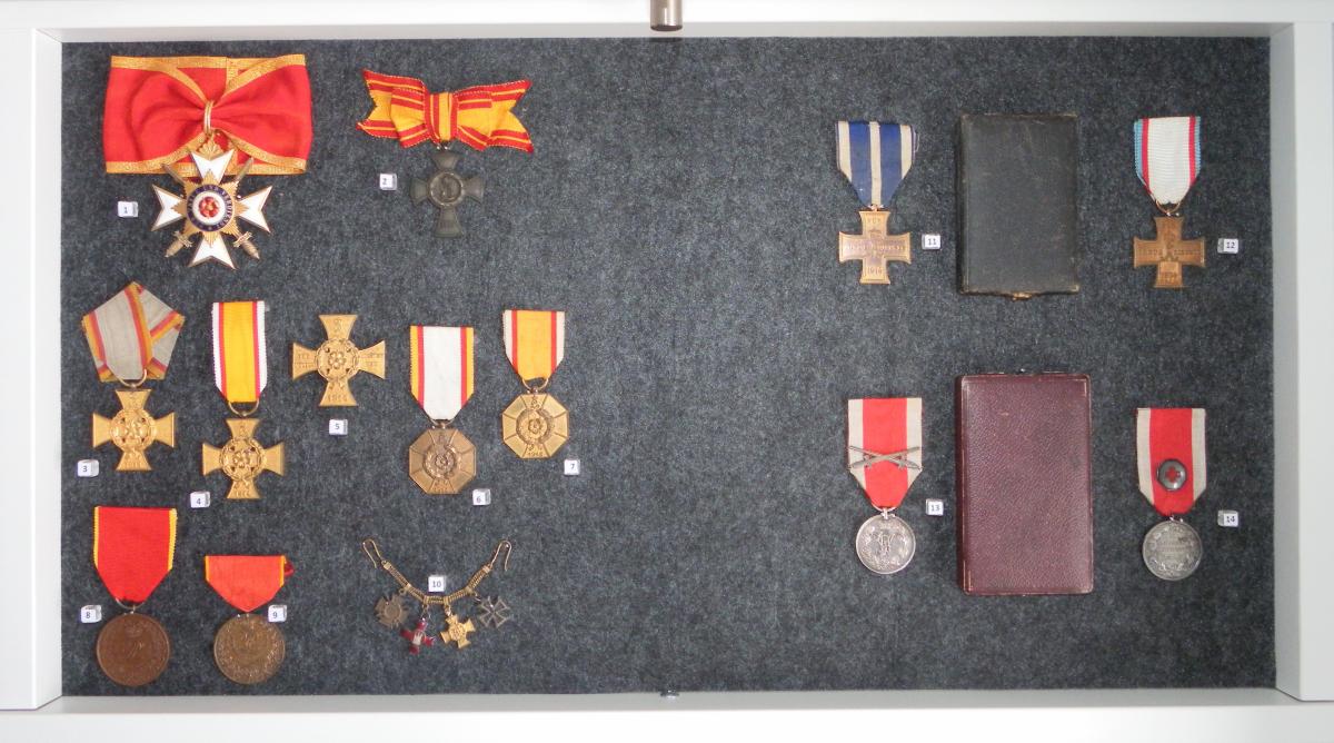 What is the best way of storing/displaying medal collections ...