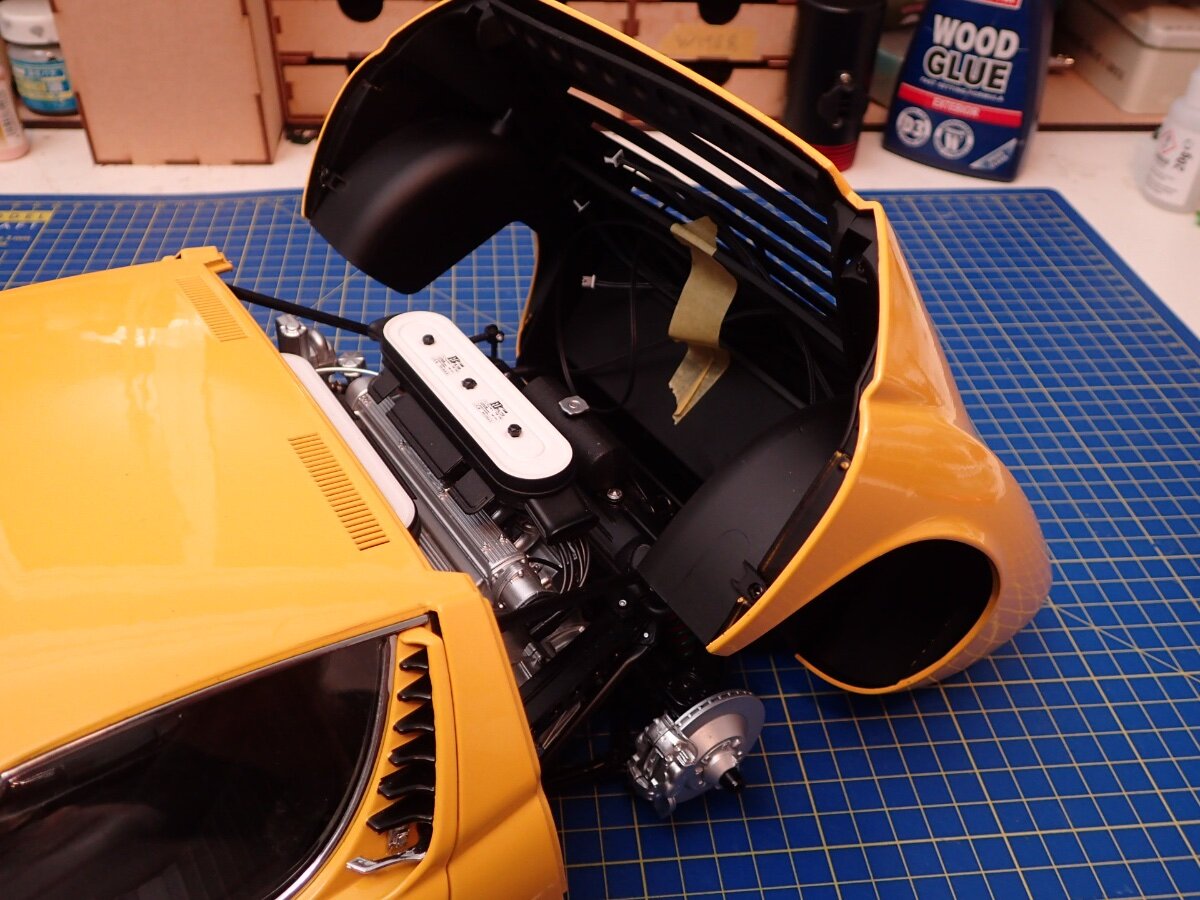 Pack 12 - Stage 95. Fitting the rear wheel arches and rear body. - Pack ...