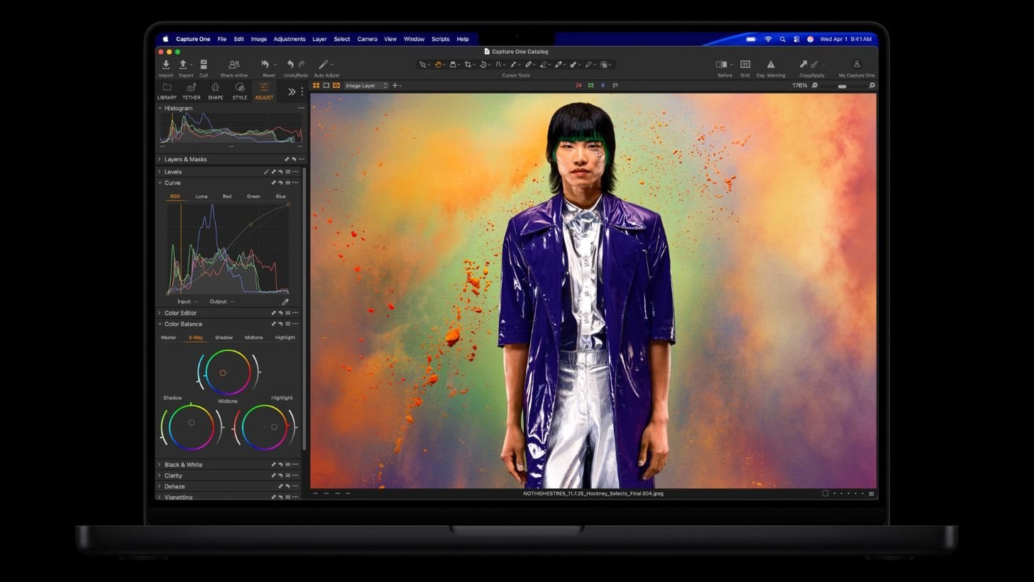 Apple Unveils MacBook Pro With M5 Pro and M5 Max Delivering Major AI ...