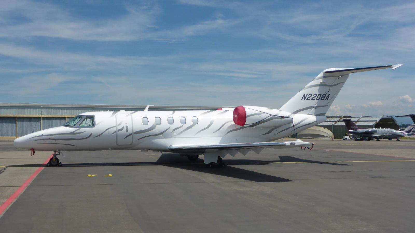 CJ4 - Custom Paint Scheme Requests - NETAVIO - X-Plane.Org Forum