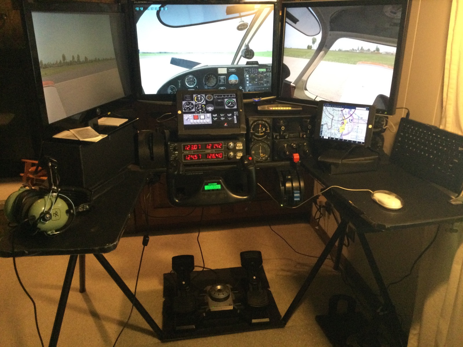 How to put a fixed view of a cockpit system panel on a second monitor ...
