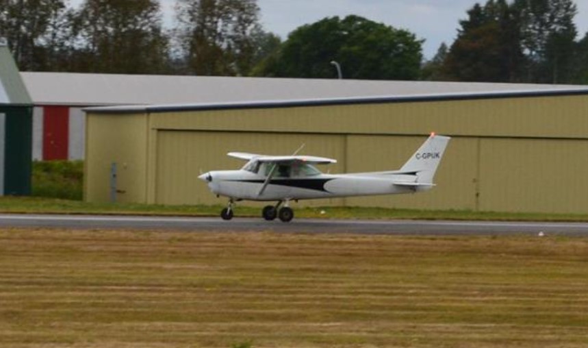 JustFlight Cessna 152 simple livery - Repaint-Requests - X-Plane.Org Forum
