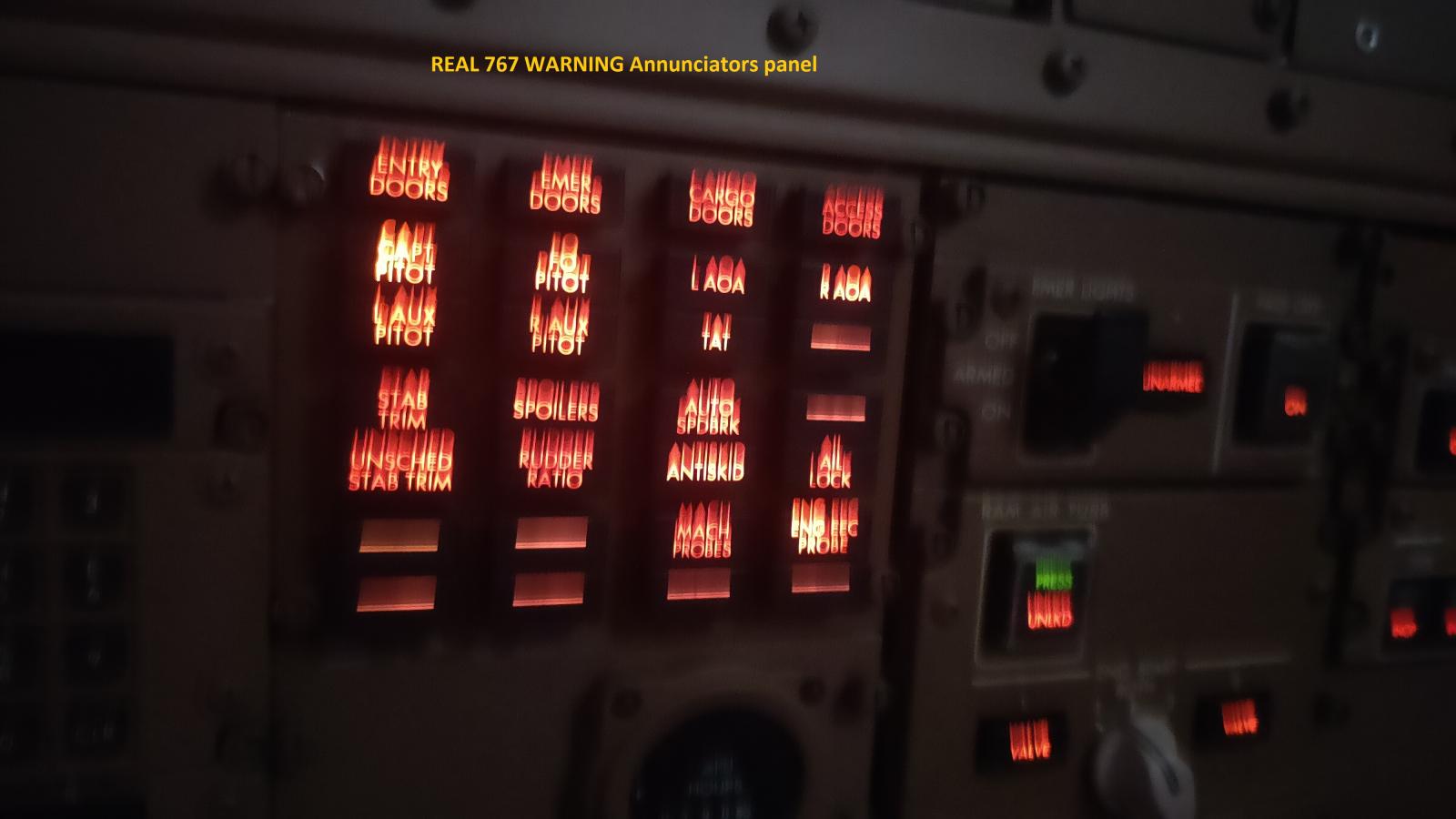 Warning annunciators 767 panel (rif. TAT and PITOT) - Boeing 767 ...