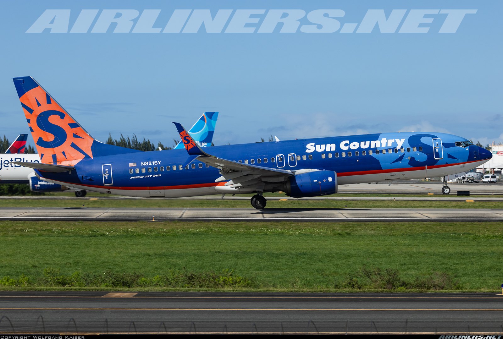 Repaint Request (Sun Country 737-800 XP12 Threshold/LevelUp) - Repaint ...