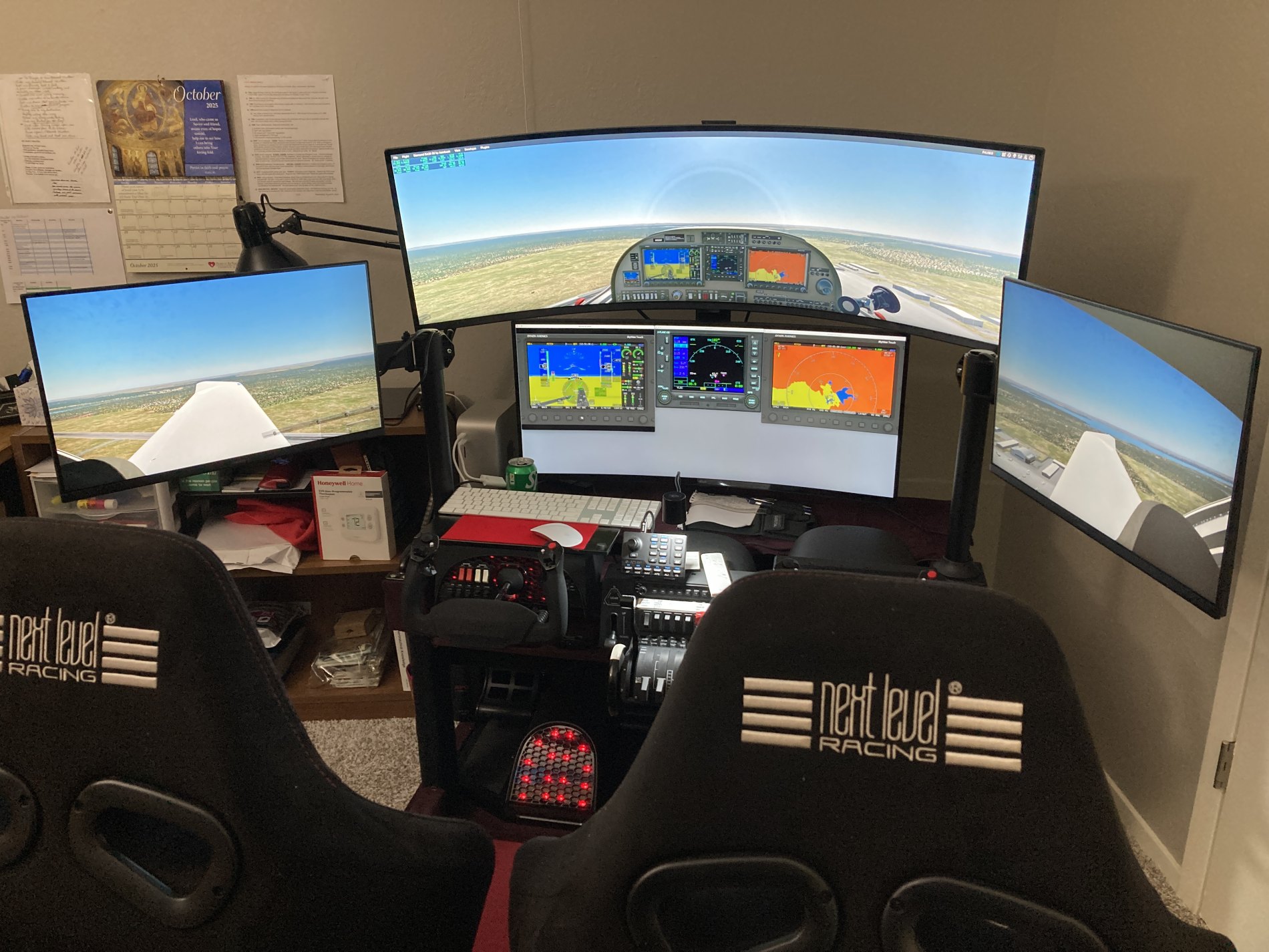 Multiple Monitors - How to "lock" the view on side monitors to hold ...