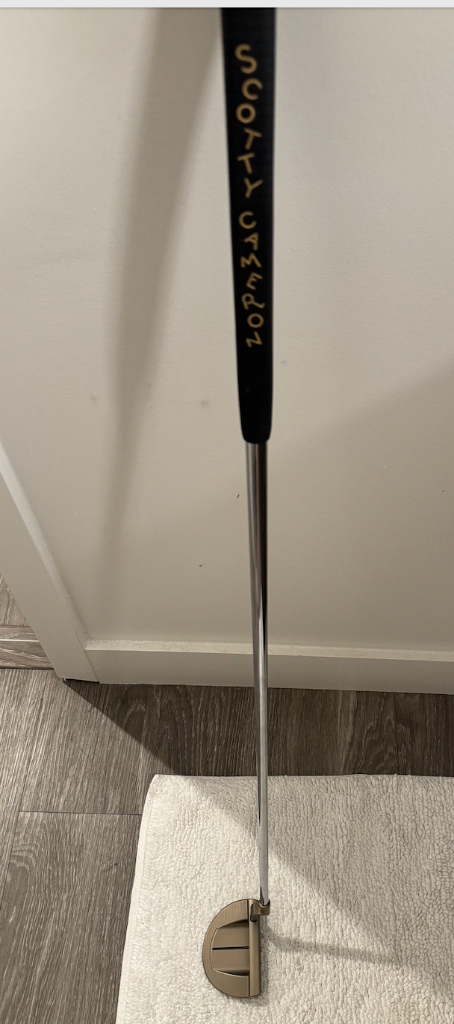 Scotty Cameron GOLO 6.2 LTD w/ custom grip installed @ scotty shop ...