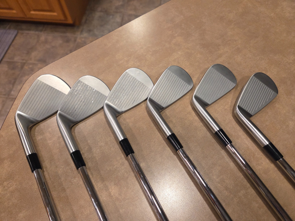 ALMOST FREE !!! ..............Scotty Cameron ( OEM factory @ 33" ) Phantom