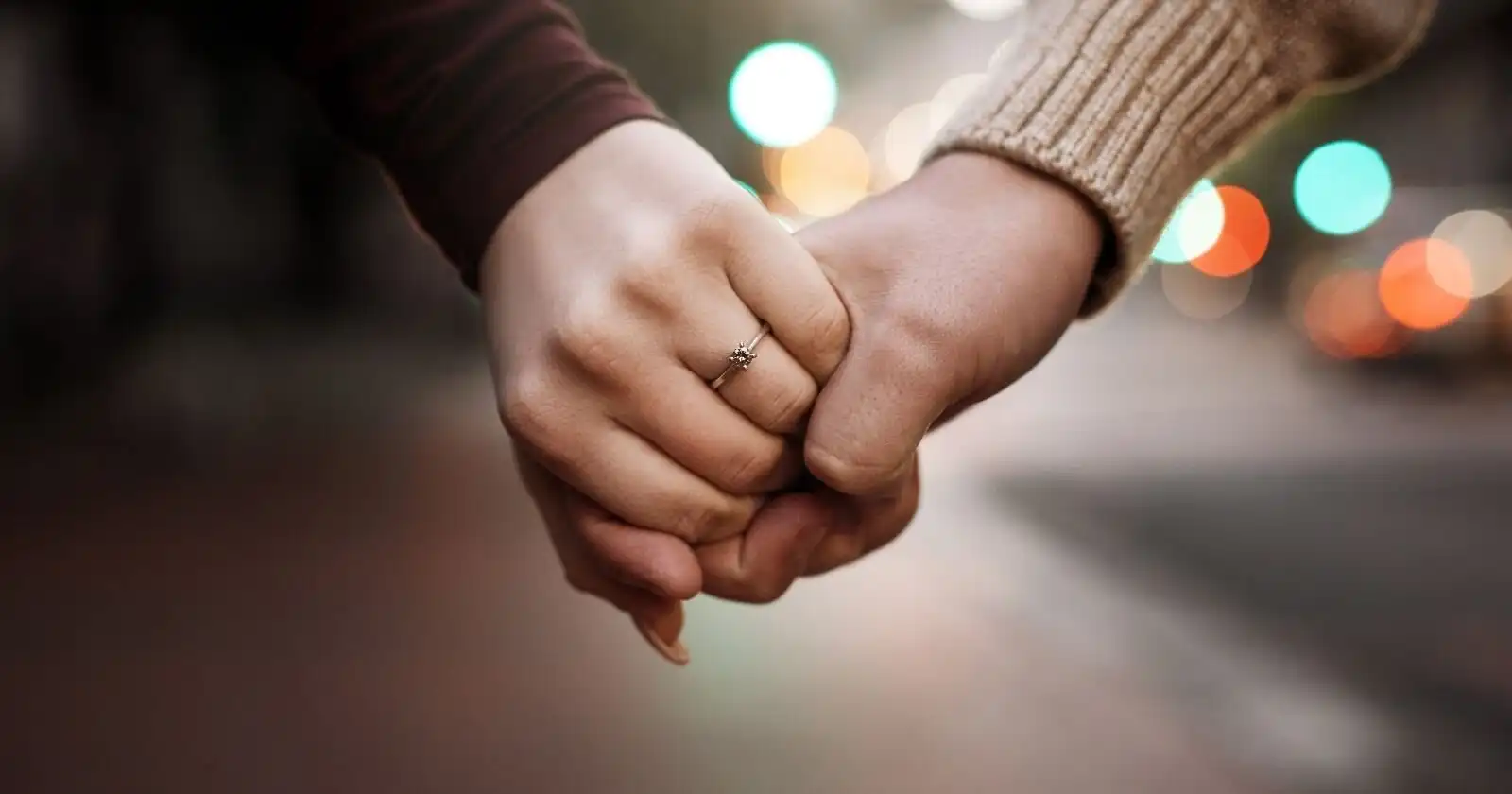 8 Facts About Dating 8 Years Apart (Is It for You?) - Dating - eNotAlone