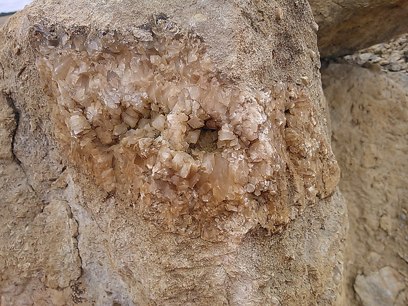 Would This Be Gypsum ? - Rocks & Minerals - The Fossil Forum