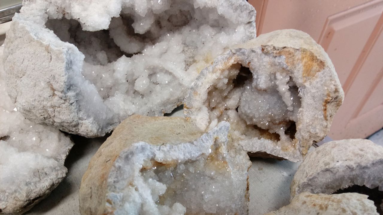 Geode Crackin Party!! Keokuk Geodes - Rocks & Minerals - The Fossil Forum