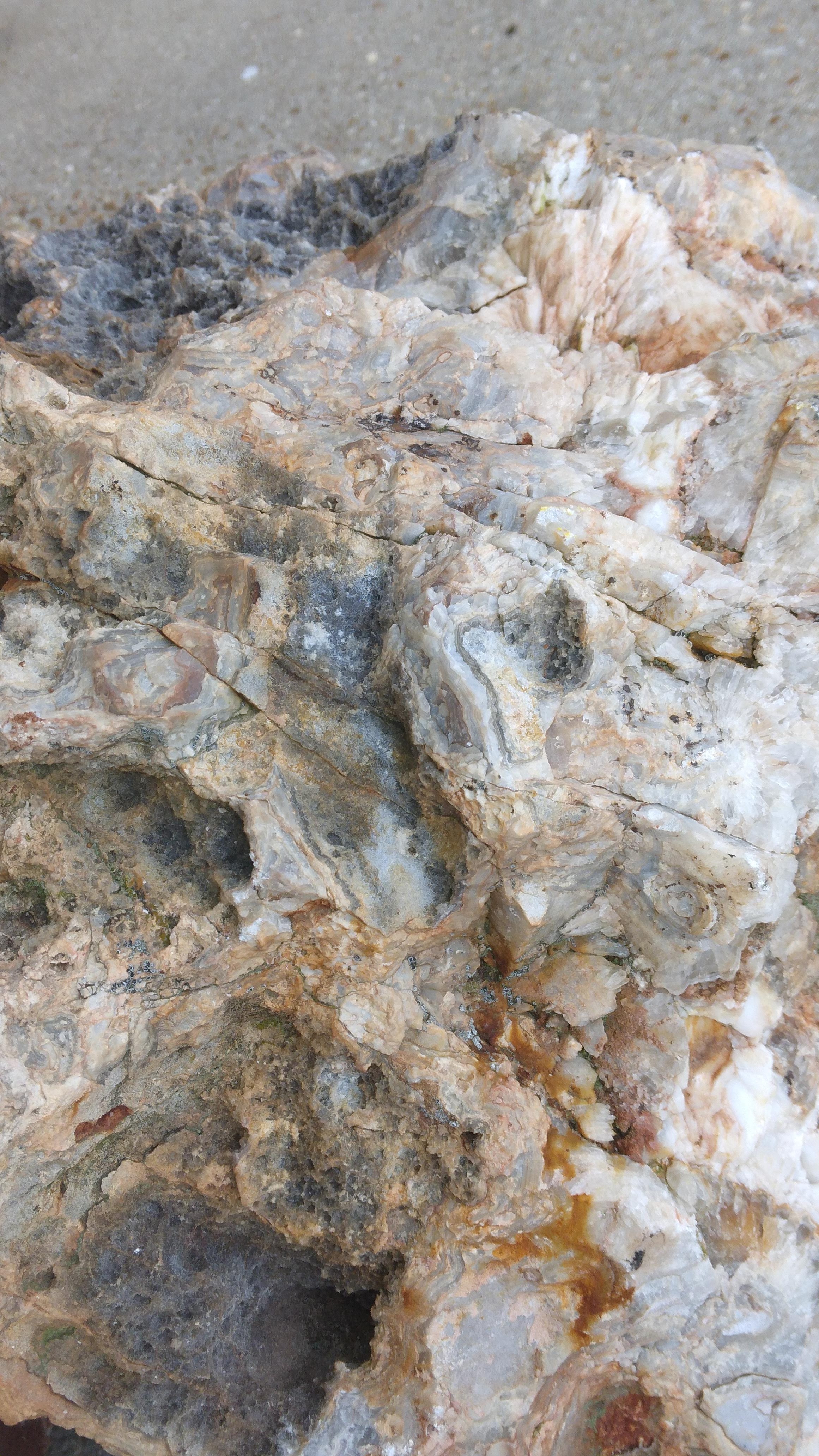 Extremely heavy.5 different crystals and lava - Rocks & Minerals - The ...