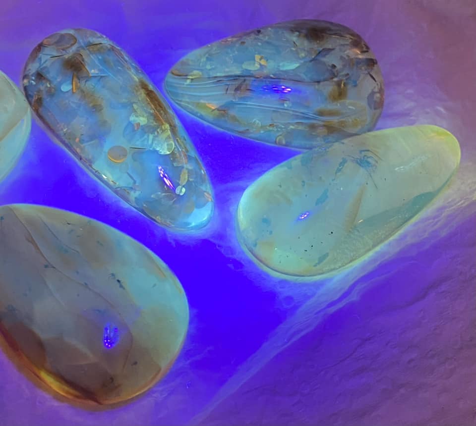 Fake Amber or Real? - Is It Real? How to Recognize Fossil Fabrications ...
