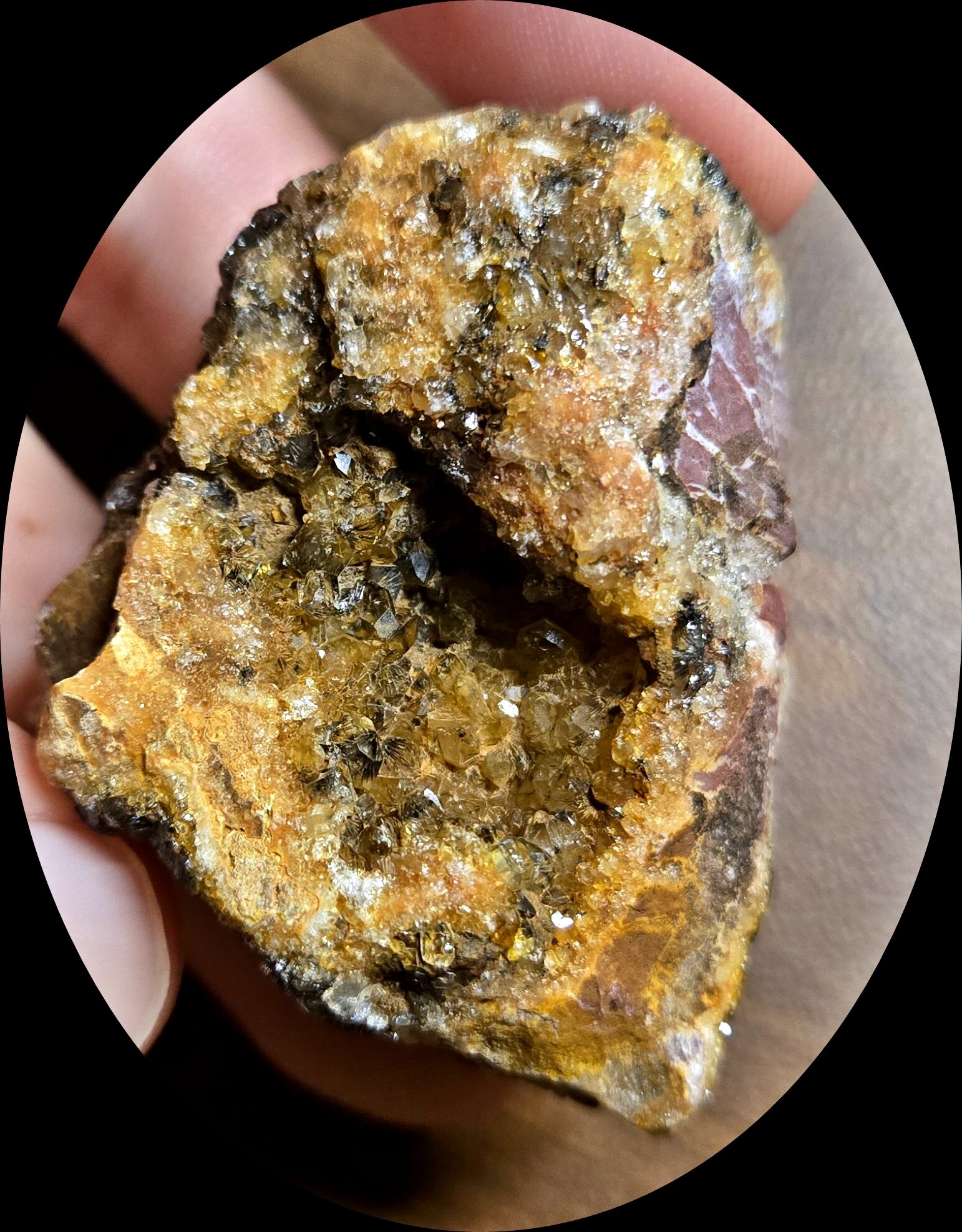 Geode? - Rocks & Minerals - The Fossil Forum