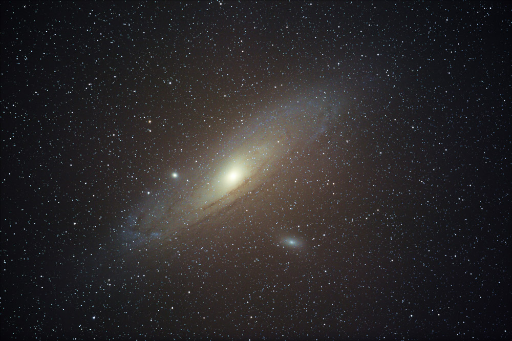 M31 composite v1 frame Canon 5D MkII and Canon 600mm lens iso 1600 @ f4 ...