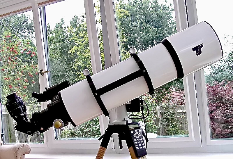 EXPLORE SCIENTIFIC AR152 152MM F6.5 REFRACTOR - Discussions - Scopes ...