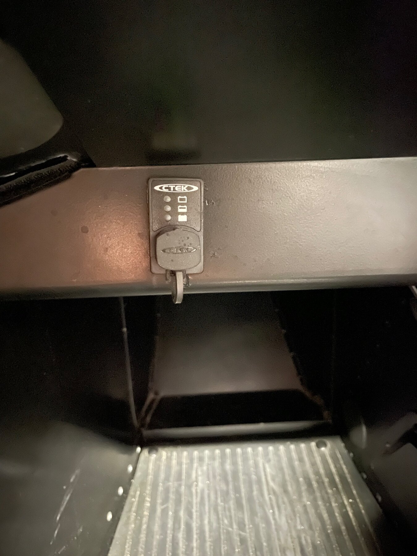 Anyone wired up a battery charge point to their fuse box cover ...