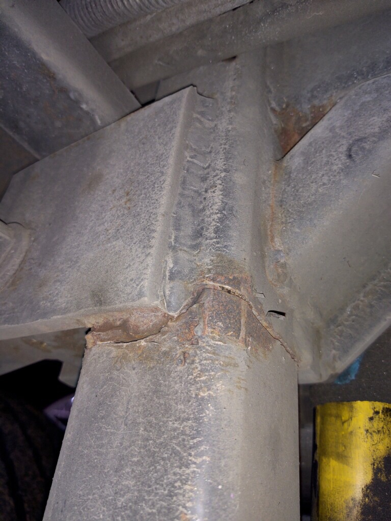 Broken welds and broken rollers - General Motorhome Discussion - Monacoers