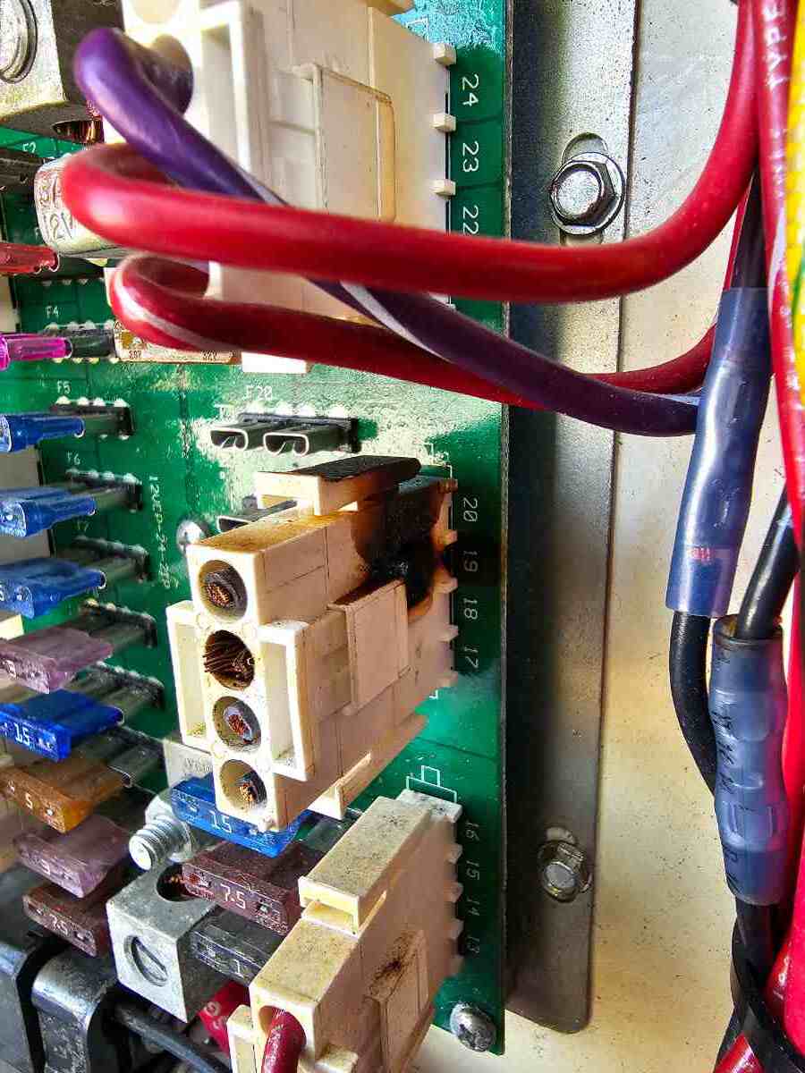 2003 Monaco Dynasty Baronness Electrick Control Fuse Circuit Board ...