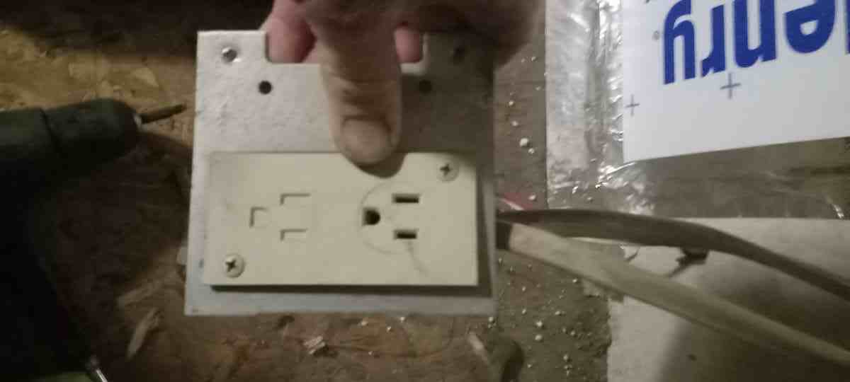 Refrigerator electrical plug - Appliances - Monacoers