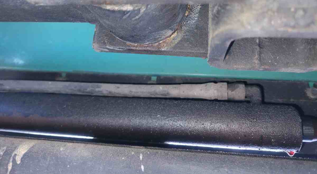 Hydraulic leak on Generator slide piston - Engine, Transmission, Engine ...