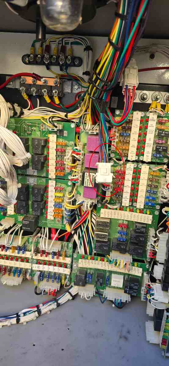 dangling wire interface in Front Bay - Electrical Systems - Monacoers