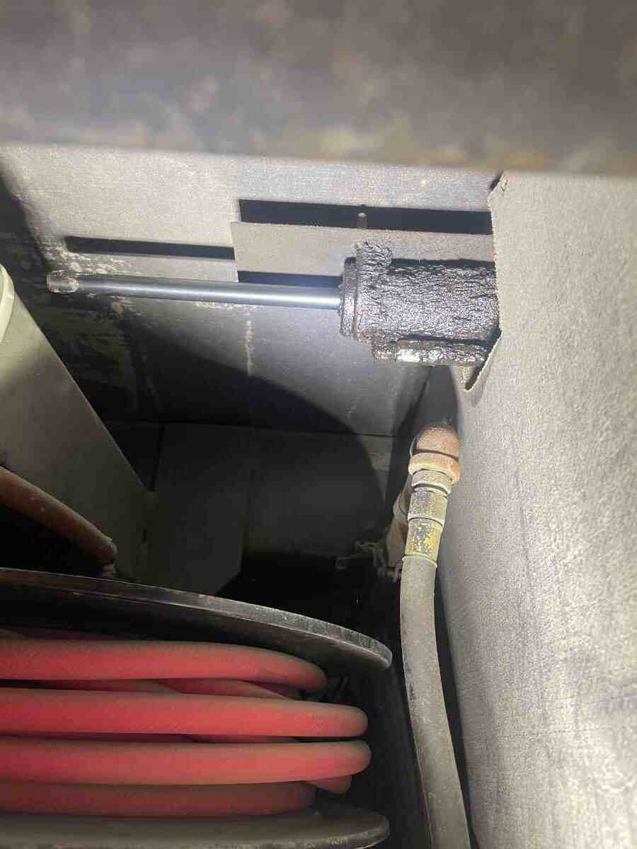 Mysterious hydraulic cylinder - Chassis, Handling, Tires & Brakes ...